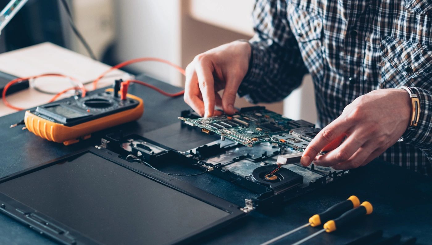 ¿Cuánto cuesta el Mantenimiento de una Laptop?